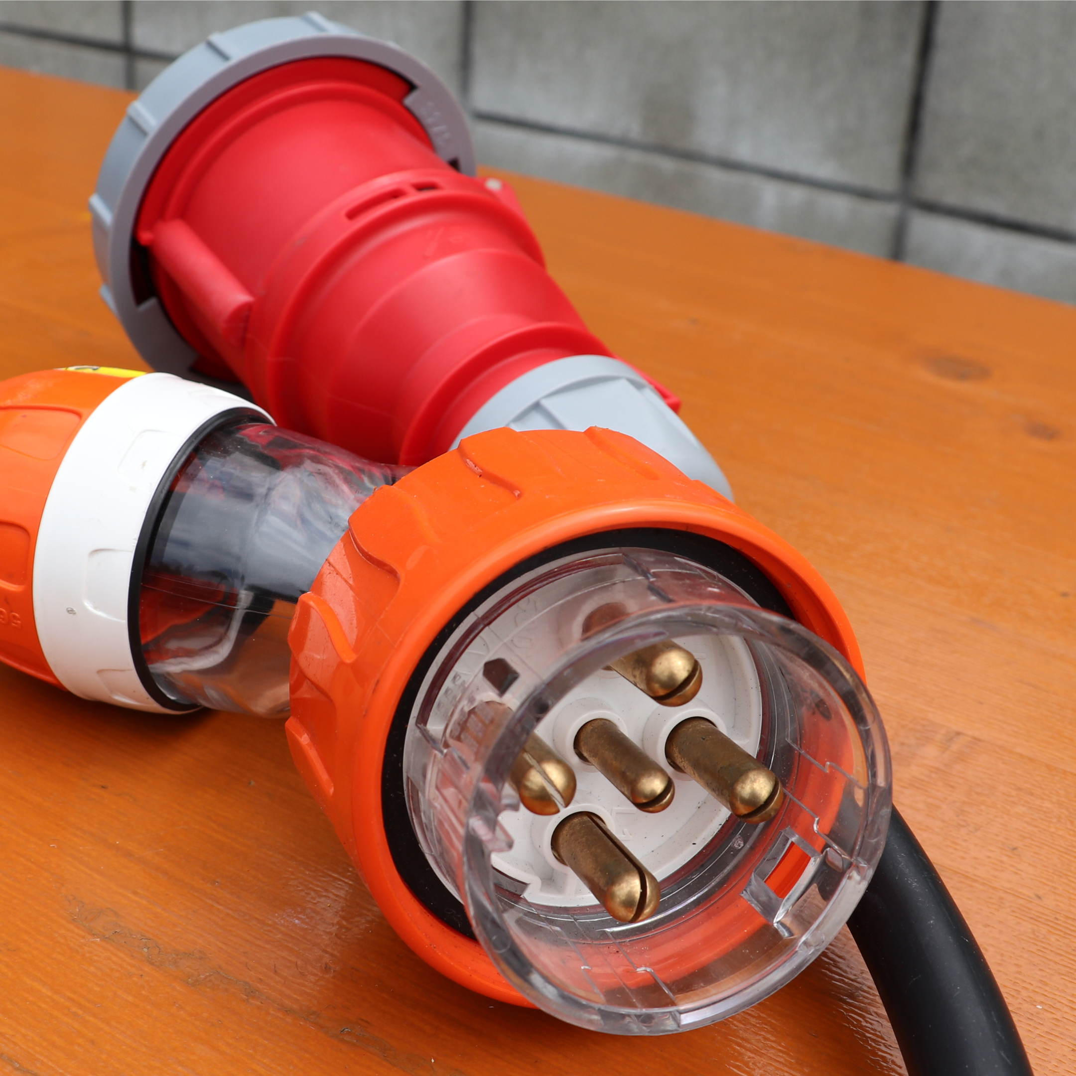 POL 32a 3 Phase Plug to Ceeform 32a 3 Phase Socket 1 m – Morepork BBQ